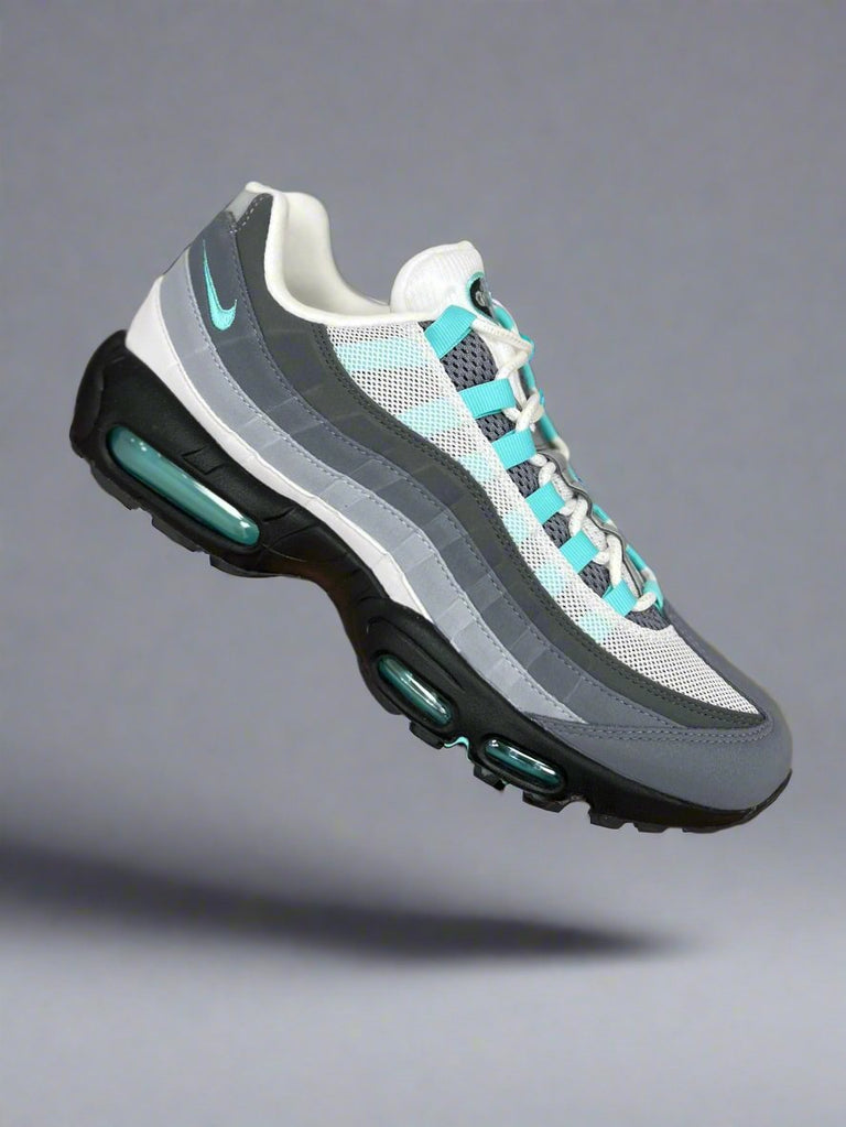 Side Kicks | Sneakers - Clothing - Accessories - Collectibles