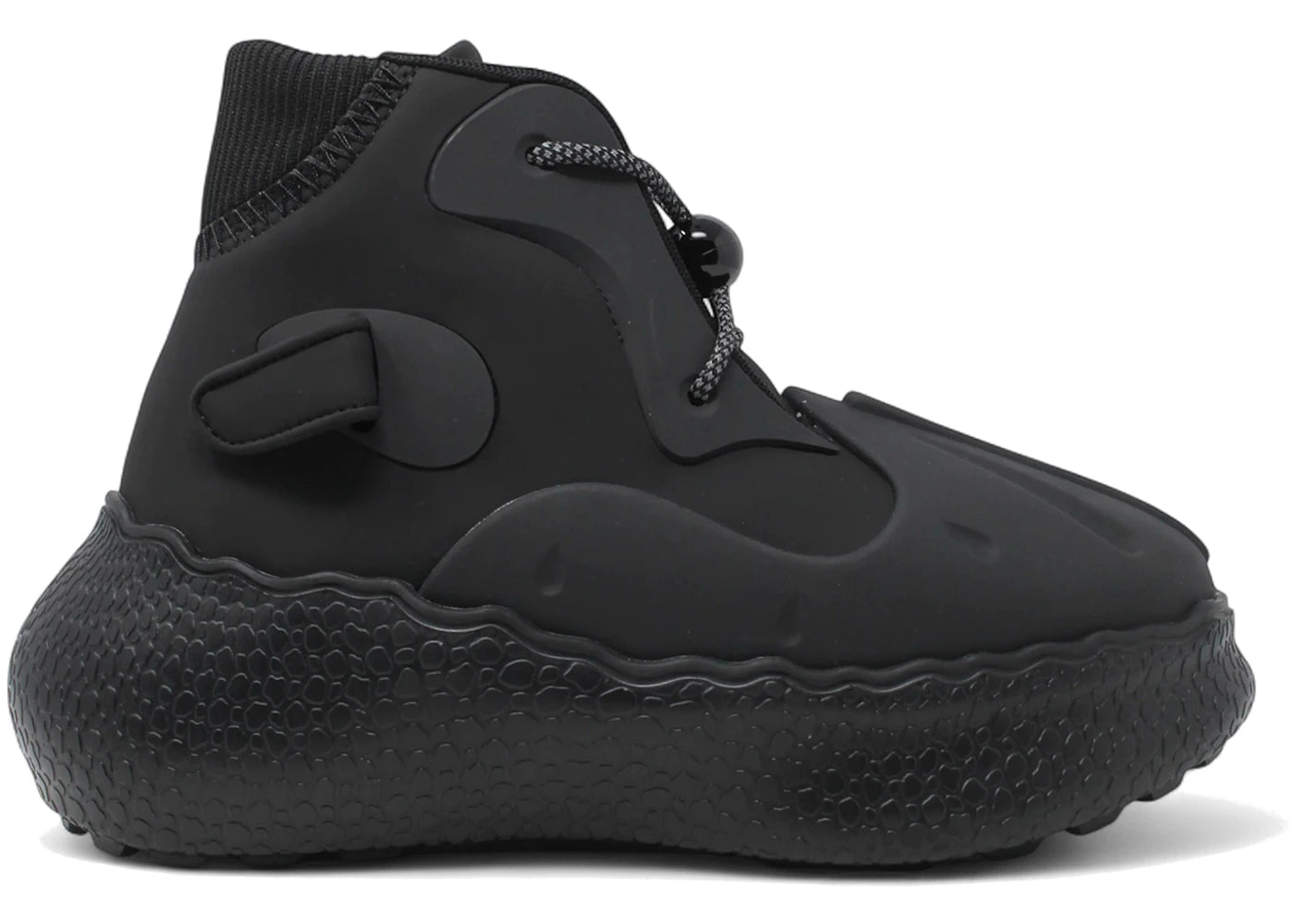 FCTRY LAb STOMPER Triple Black – Side Kicks