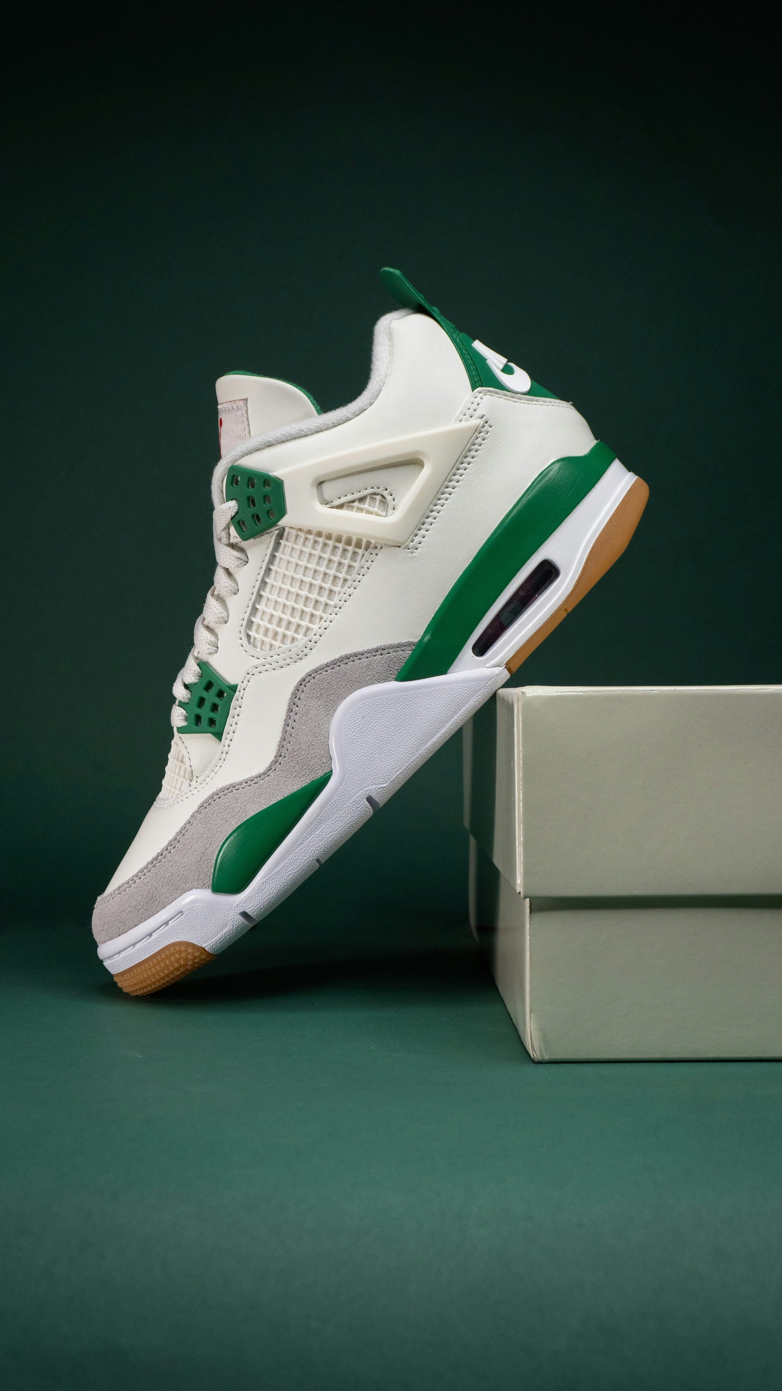 Side Kicks | Sneakers - Clothing - Accessories - Collectibles